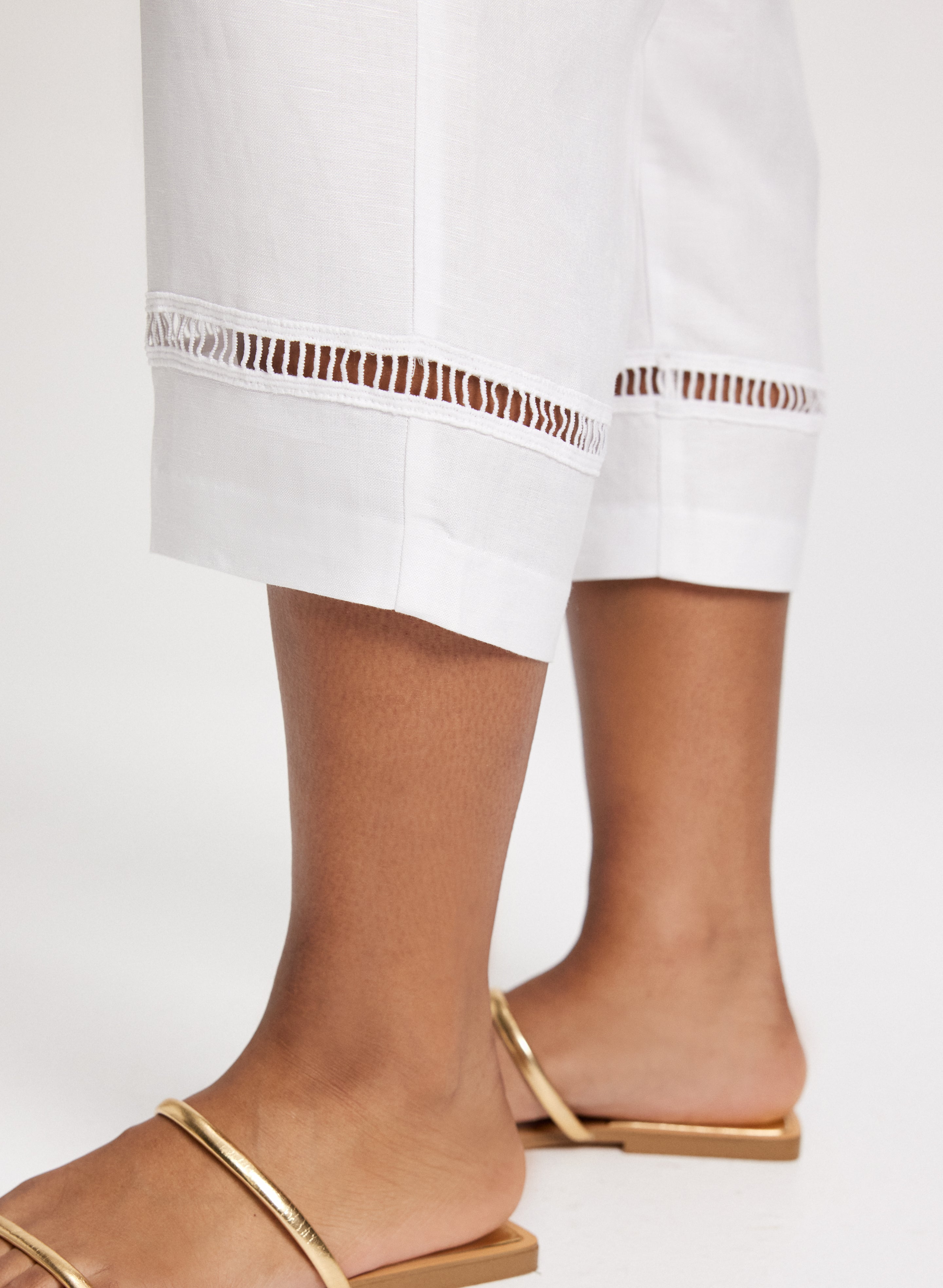 Wide Leg Linen-Blend Capris