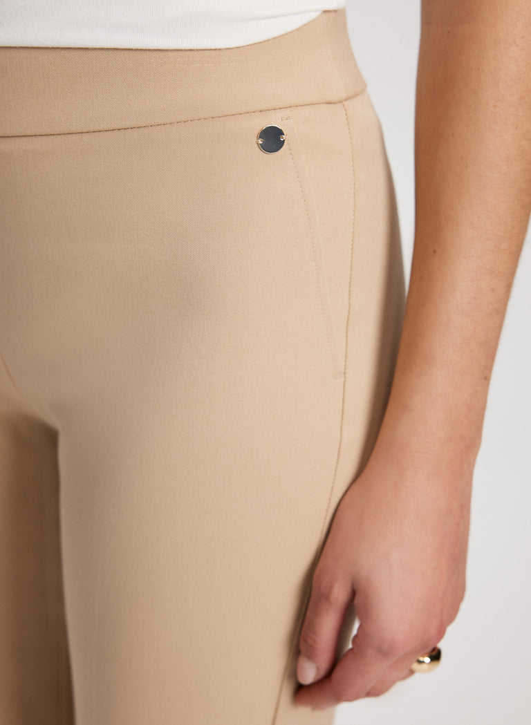 Lateral Slit Pull-On Capris